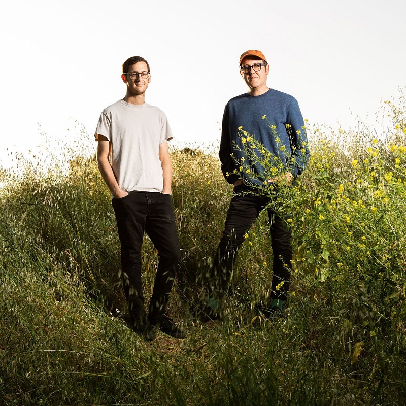 Soft People (USA), is releasing today lead single "22 Lunes"