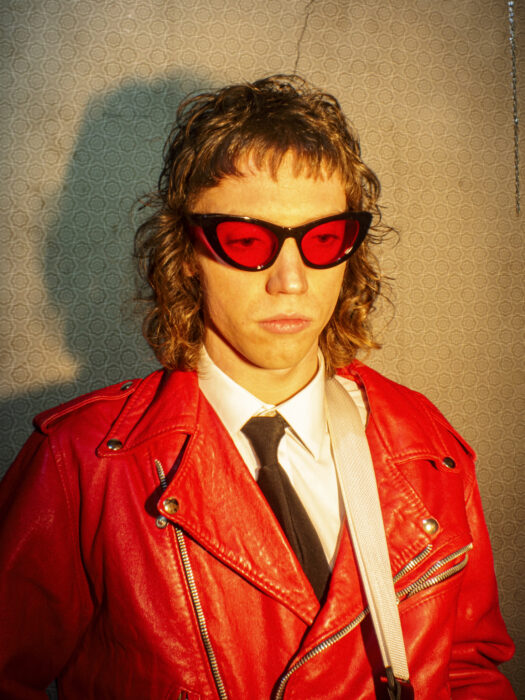 Alex Fernet - Amiamoci di Meno, l'ultima uscita prima dell'album